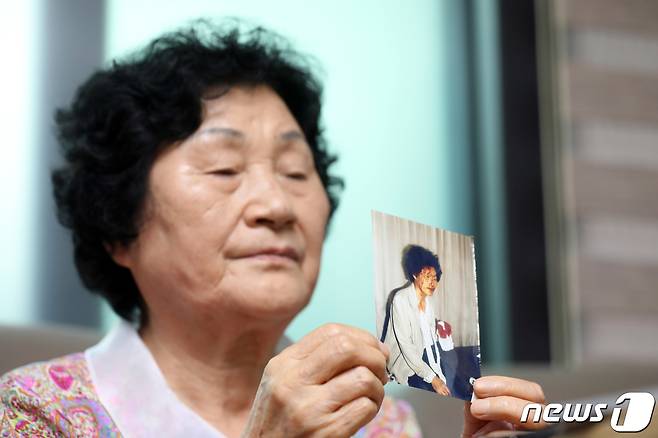한강 노벨문학상 수상소년이 온다로 다시 살아난 오월 열사들