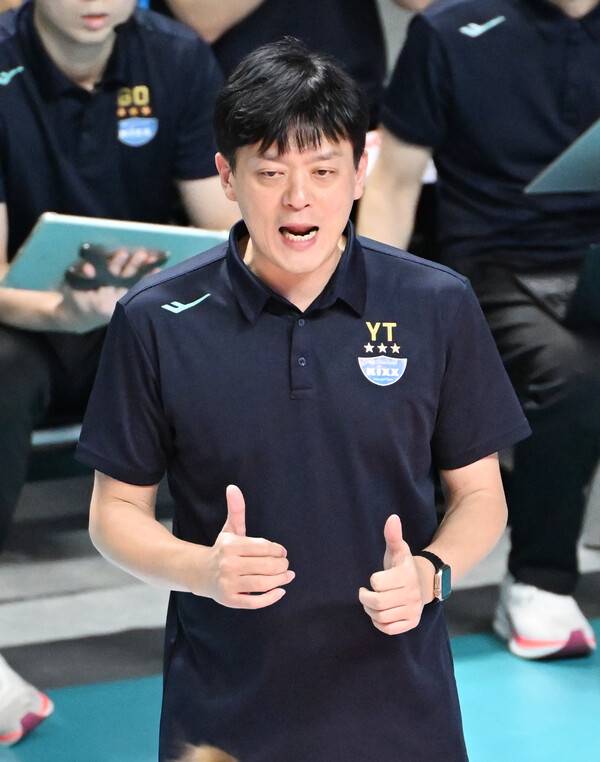 Stand현장 고른 활약 도로공사 실바 분전 Gs칼텍스 9연패 몰아 넣었다