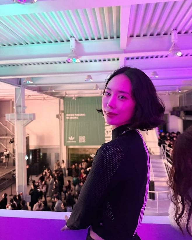 손나은 친동생 손새은 언니 닮은 S라인 힙한 스트릿 크롭탑 하이웨이스트 팬츠룩 뷰티는 내운명