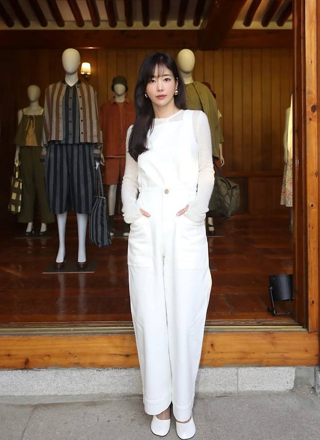 기은세 이러니 스타일링 끝판왕 감각 절정 화이트 레이어드 톤온톤룩 패션엔