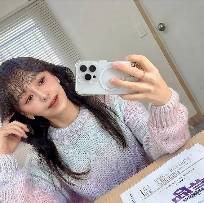 강성연 48세 맞아 솜사탕 니트 입고 동안미모 뽐낸 여신 비주얼 뷰티는 내운명