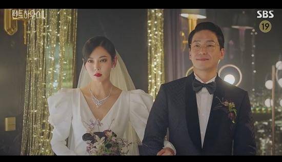급 비공개 결혼 알린 48세 배우 신부의 정체는 맥스무비