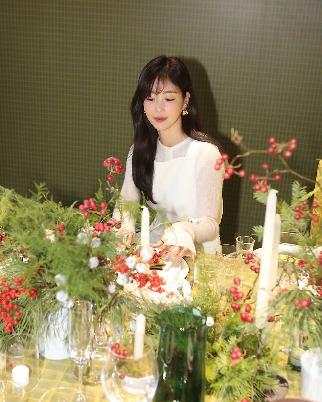 기은세 41세 맞아 올화이트룩으로 백설공주같아 스타픽