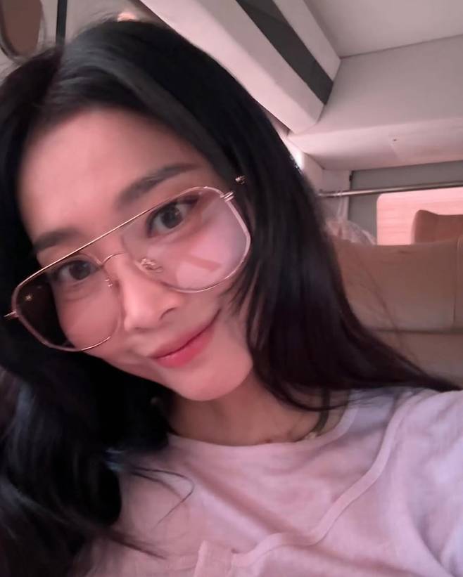 오윤아 비즈 드레스도 여신급 44세 나이 잊은 마네킹 실루엣 미니 퍼 재킷룩 뷰티는 내운명