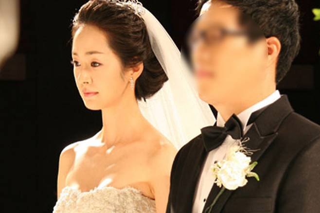 떠밀려 결혼11살 연상 변호사와 5개월 만에 이혼한 국민 첫사랑 뉴스에이드