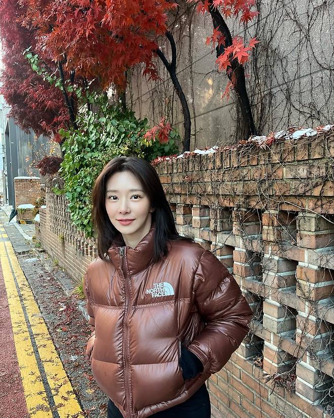 이주빈 35살 맞아 숏패딩 입고 대학생같은 미모 스타픽