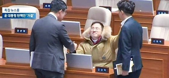 이준석 형 술 한잔 할래” ‘탄핵 찬성 김상욱에 건넨 위로