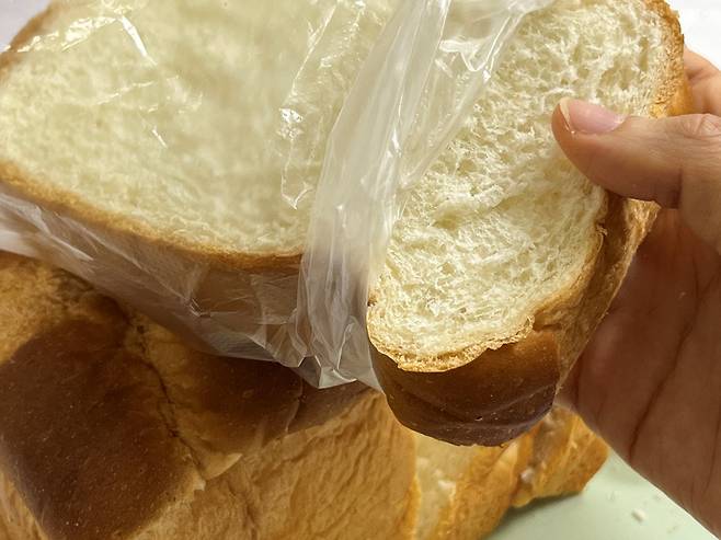 식빵 그냥 보관하지 마세요 절대 딱딱해지지 않는 식빵 보관법 텐꿀팁