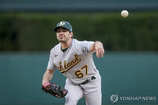 두산 외국인 투수 해치와 계약 포기좌완 잭 로그 영입할 듯