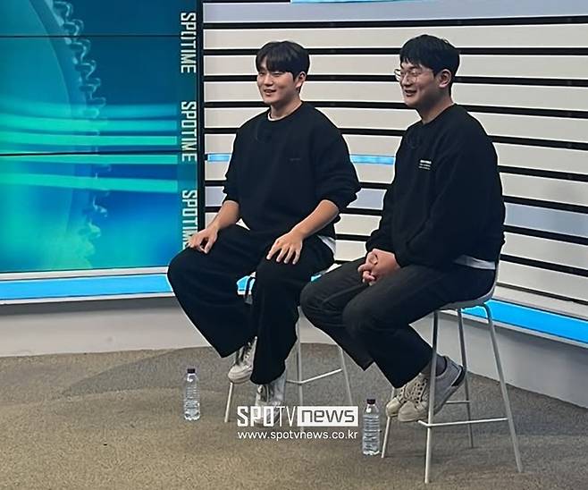 택연이랑 같이 있으면 아저씨 같아 Z세대 대표 파이어볼러들 사복 입은 일상은 이런 모습