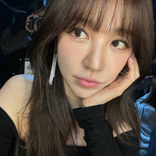 윤은혜 40살 맞아 오프숄더 입고 15년 전 얼굴 그대로 스타픽