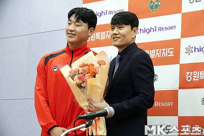 강원 축구를 하나의 콘텐츠로” 정경호 감독의 다부진 각오 지금은 지도자 역량이 아주 중요한 시대” Mk강릉