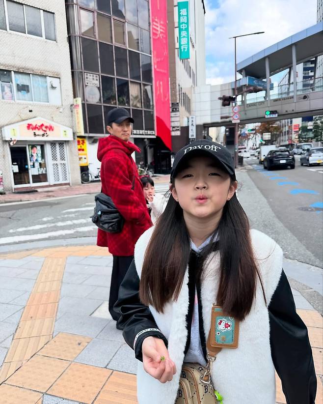 소이현 남편 인교진과 시밀러 크리스마스룩 공개 가디건코디 라이프업