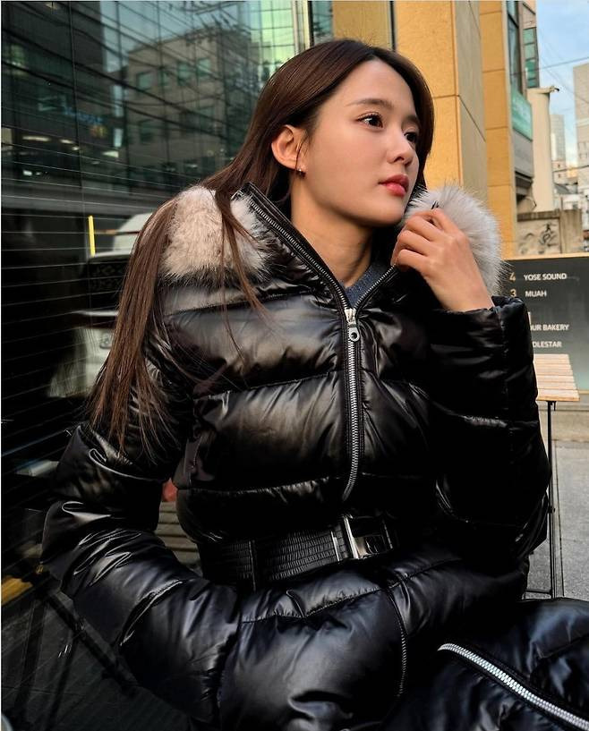 예비 새댁 남보라 포근함이 가득한 겨울 필승룩 롱패딩과 데님 팬츠의 조화 스타와 라이프