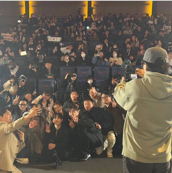 강소라 스타킹에 롱부츠 애엄마 맞아 미니드레스 입고 마네킹 미모 뷰티는 내운명