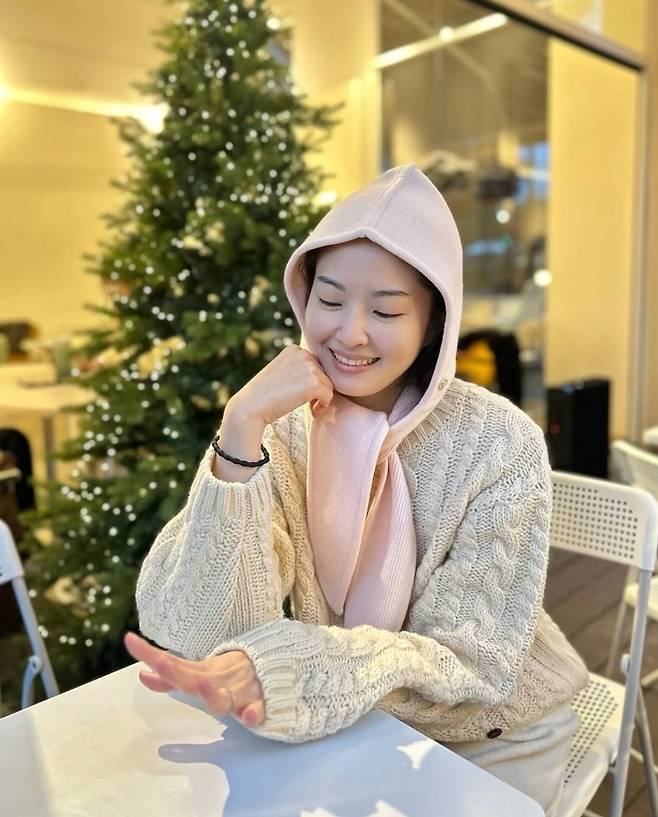 결혼 4년♥됐는데둘이서만 살아도 너무 좋다는 유명가수 와이프 겨울옷도 포근하게 잘입네 뷰티는 내운명