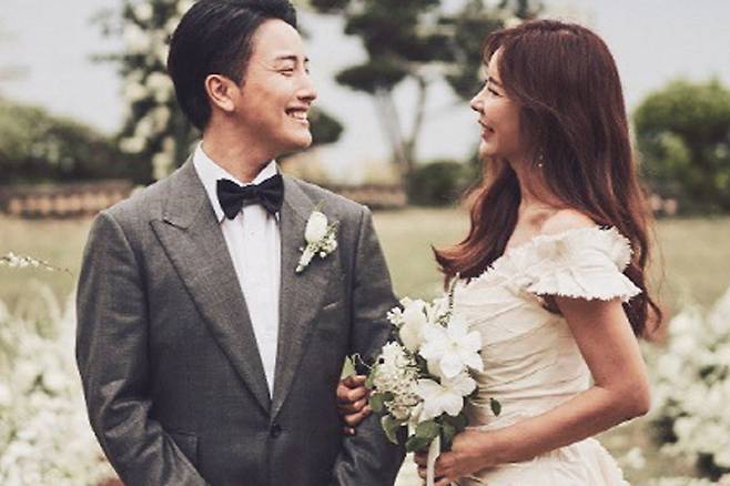 이혼 12년 만에 5살 연하남과 깜짝 결혼 발표한 연매출 100억 Ceo 뉴스에이드