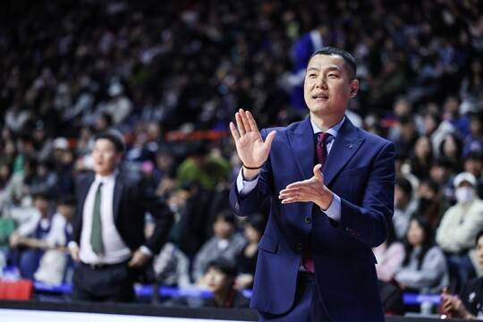 경기 후 전창진 Kcc 감독 작은 것부터 잘 챙겼다” 최승태 정관장 코치 준비를 더 해야 했는데”