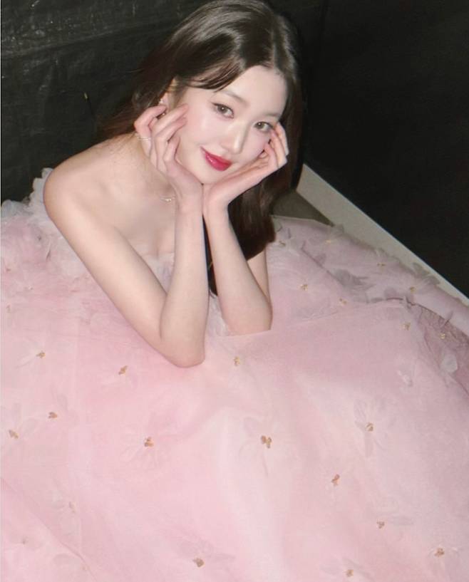 더 예쁜사람 없어 장원영 핑크 드레스로 레전드 여신미모 갱신 뷰티는 내운명