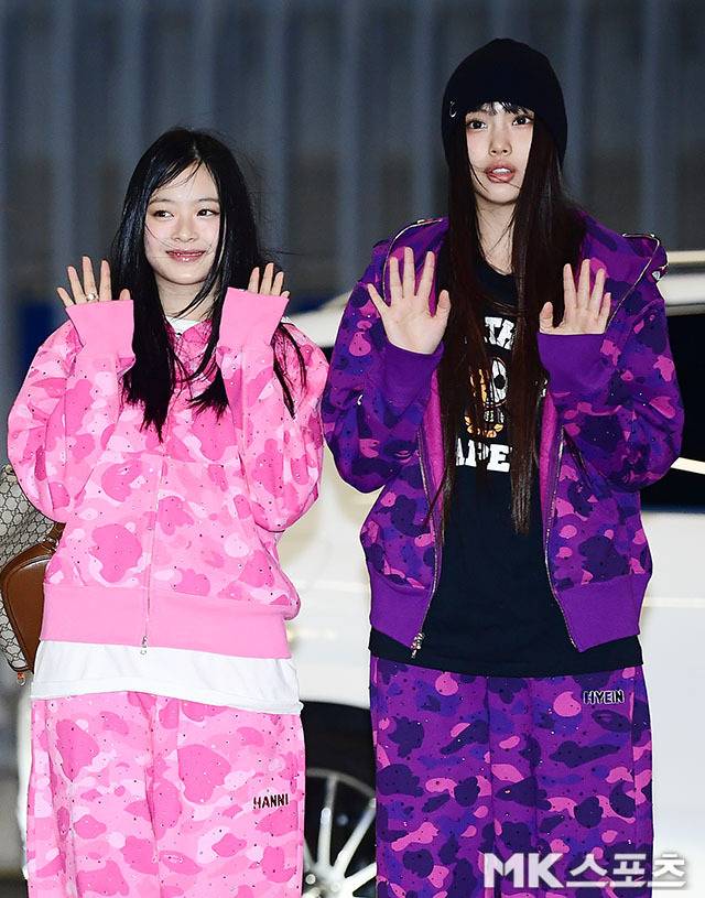 뉴진스 하니 새벽부터 핑크 요정 사랑스러운 카모 셋업 공항패션 뷰티는 내운명