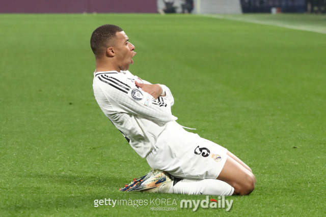 음바페홀란드벨링엄비닐신사카 풋볼 벤치마크 발표→축구선수 시장가치 톱5