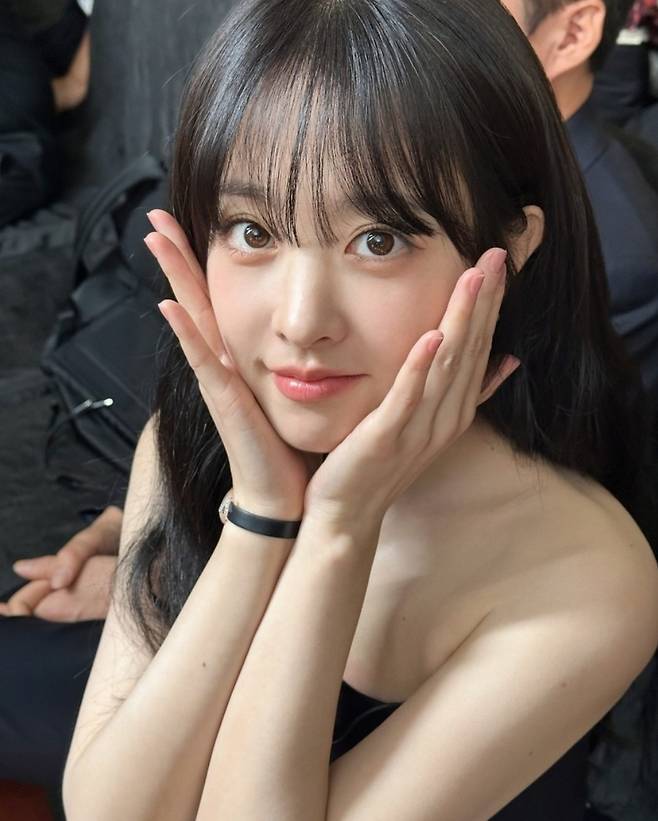 박보영 숨 멎는 여신 비주얼 블랙 앤 화이트 미니스커트룩이 심쿵 포인트 스타와 라이프