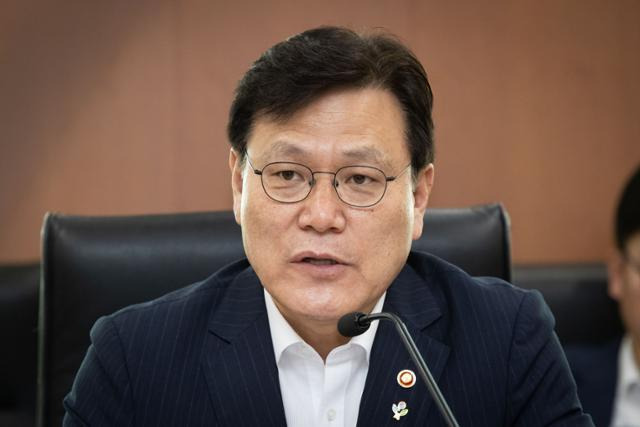 국제금융협력대사에 최종구 전 금융위원장탄핵 정국 경제외교 지원