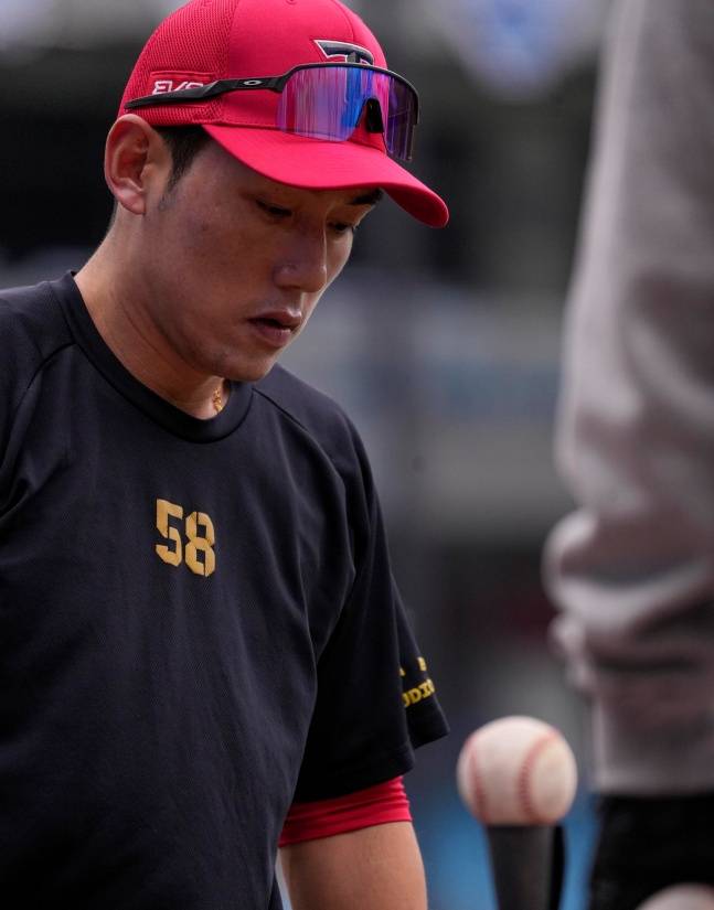 "금액 차이, 쉽지 않다" FA 서건창-KIA 확연한 온도 차, 결국 해 넘기나... 오늘(27일)부터 협상 본격 스타트