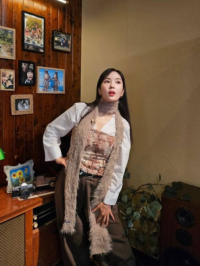 두아이 엄마 장영란 45세 잊은 초동안 비주얼 감탄이 절로 머플러 데일리룩 패션엔