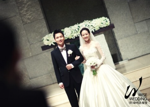 결혼 7년후 혼인신고한 사실 밝혀 모두 놀라게 한 커플 어썸클