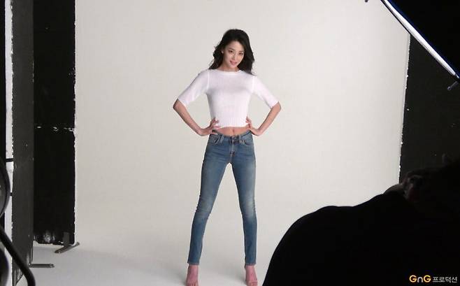 삼겹살 끊고174cm52kg 20대 같은모습 유지중인 49세 여배우전설의 데님룩 뷰티는 내운명