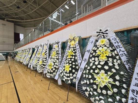 르포 모든 게 허망하게 느껴진다제주항공 여객기 사고 조문 행렬