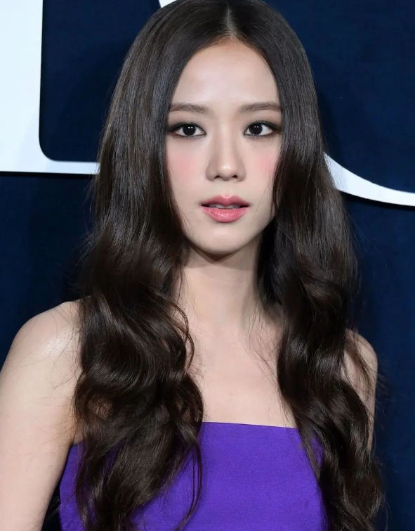 너무 예뻐 연예인도 실물보고 숨멎헉한 가수실물 이런 느낌스모키퍼플드레스룩 어썸클