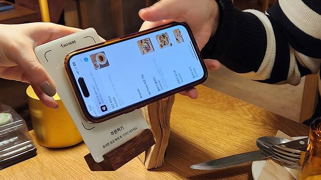 10배 싼 ‘가성비 키오스크 인기그 이면엔 자영업자 눈물
