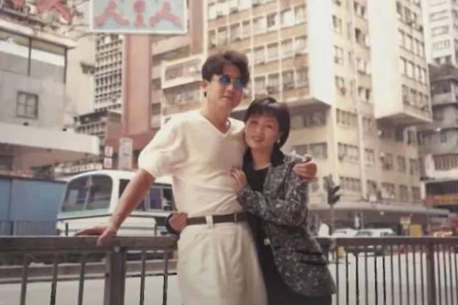 잉꼬부부로 25주년 리마인드웨딩했는데 돌연 이혼소식 전한 배우부부 스포엔 뉴세이