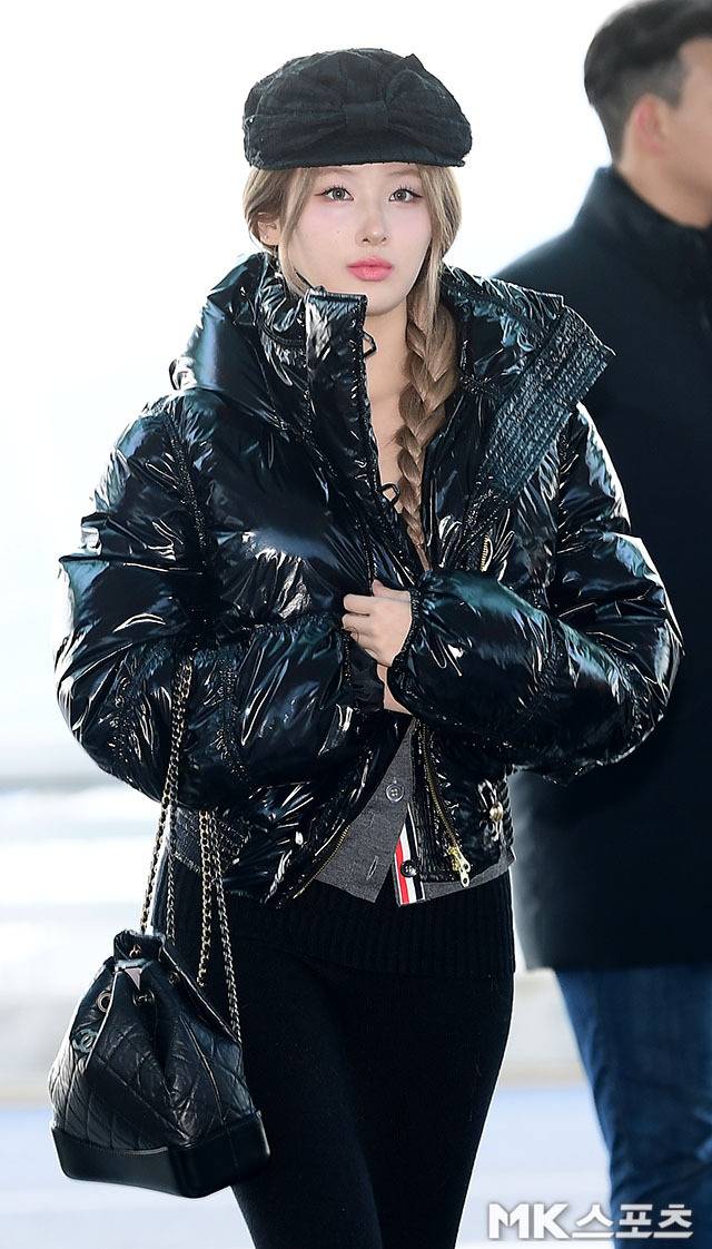 심신 딸 벨 아빠 빼다박은 미모 시선집중 빵모자에 유광 패딩 공항패션 뷰티는 내운명