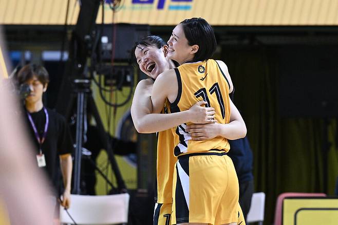 1위 팀 무너뜨린 ‘슈퍼 루키 등장에 모두가 설렌다 신인 맞나”→ 너무 괜찮지 않아요”