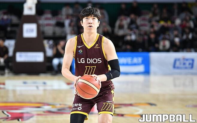 주희정 그리고 허일영 3점슛 800개and공격 리바운드 700개
