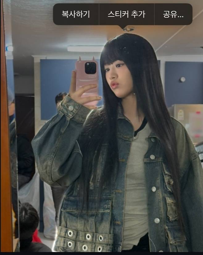 안유진 설원에 뜬 요정 힙한 Y2k감성 크롭 데님 재킷룩 뷰티는 내운명