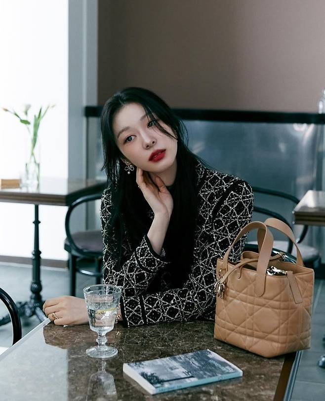 김연아 영and리치의 진수 분위기 올킬 디올백만 들어도 우아 럭셔리 외출룩 패션엔