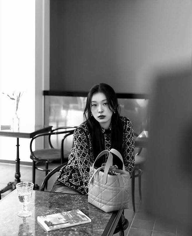 김연아 영and리치의 진수 분위기 올킬 디올백만 들어도 우아 럭셔리 외출룩 패션엔