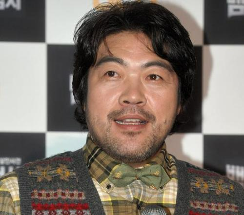 ‘尹 탄핵 집회 간 배우 이원종 쪽팔리지 않나 징그럽다”