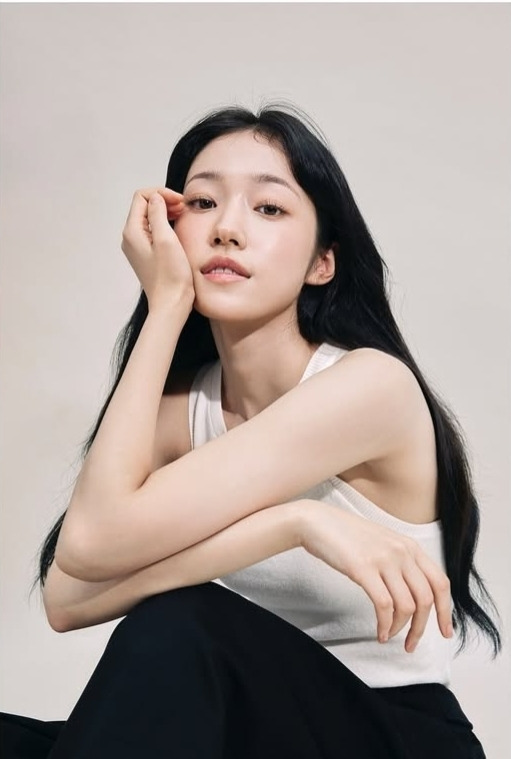 예고 얼짱이화여대 과대표 출신의 무명 시절 없는 여배우 미니멀룩 스타와 패션