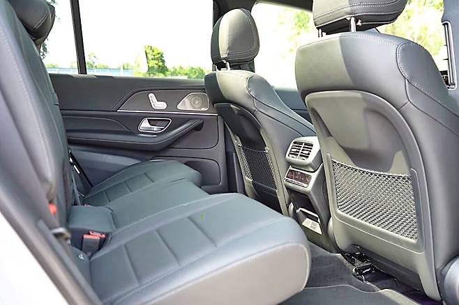 “660만 원 인하! 벤츠 ‘GLS 450 4MATIC’ 매력적인 가격에 ‘대형 SUV’ | 오토카뉴스