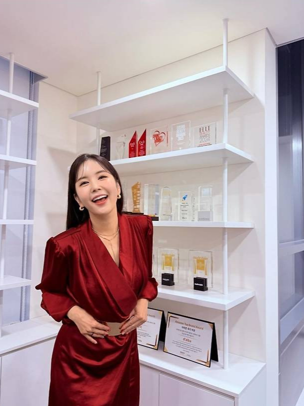 장영란 성형 효과 제대로 몰라보게 예뻐진 미모와 벨티드 원피스로 시선 강탈 스타와 라이프