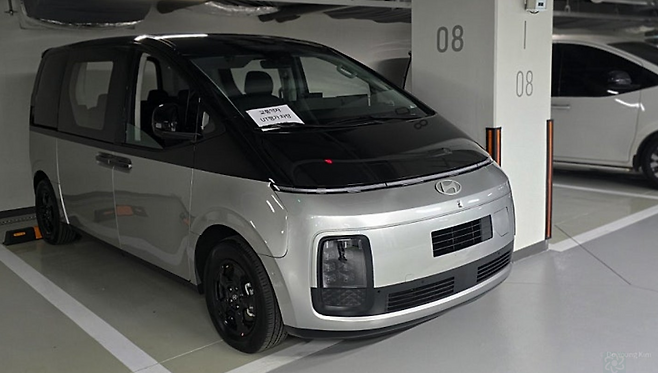 “캠핑카로 낙첨!” 350km 달리는 스타리아 EV 실차 포착 | 더드라이브