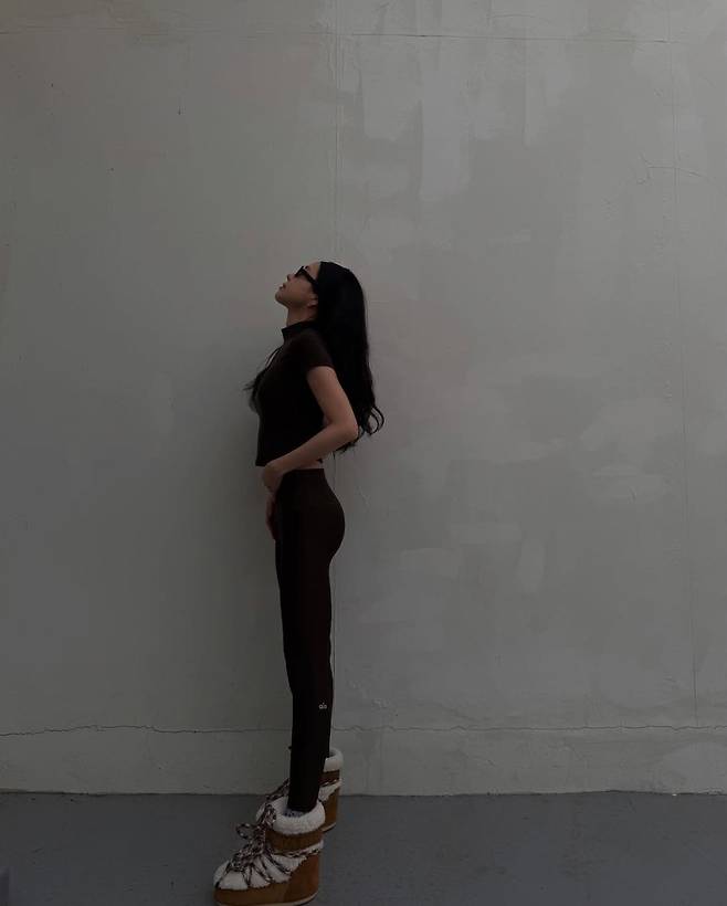 손나은 폭설 비웃는 레깅스 러버 딱붙핏 크롭도 군살제로 11자 초슬림 애슬레저룩 뷰티는 내운명