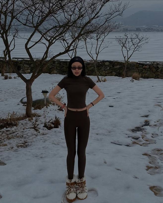 손나은 폭설 비웃는 레깅스 러버 딱붙핏 크롭도 군살제로 11자 초슬림 애슬레저룩 뷰티는 내운명