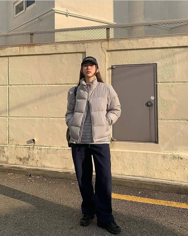 차정원 편하게 입어도 스타일리시 볼캡과 그레이 숏패딩으로 꾸안꾸 완성 스타와 라이프