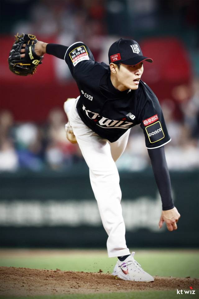 "그동안 헤맸다" KT 1차지명인데, ERA 10점대 실화야? 김광현 고교후배, 토종 좌완 그리운 이강철 마음잡을까